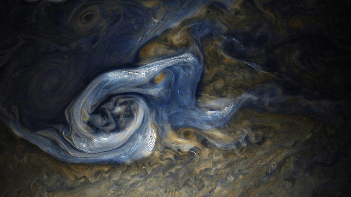 NASA released 30 amazing high-def photos of the largest planet in our ...