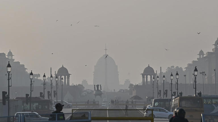 Delhi-NCR air quality marginally improves to 'very poor' with AQI at ...
