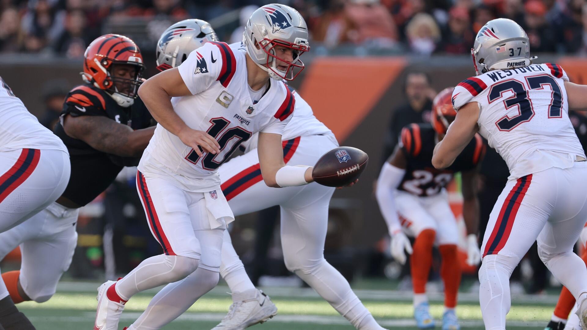 Patriots vs. Chargers prediction, odds, time: 2026 NFL wild card ...