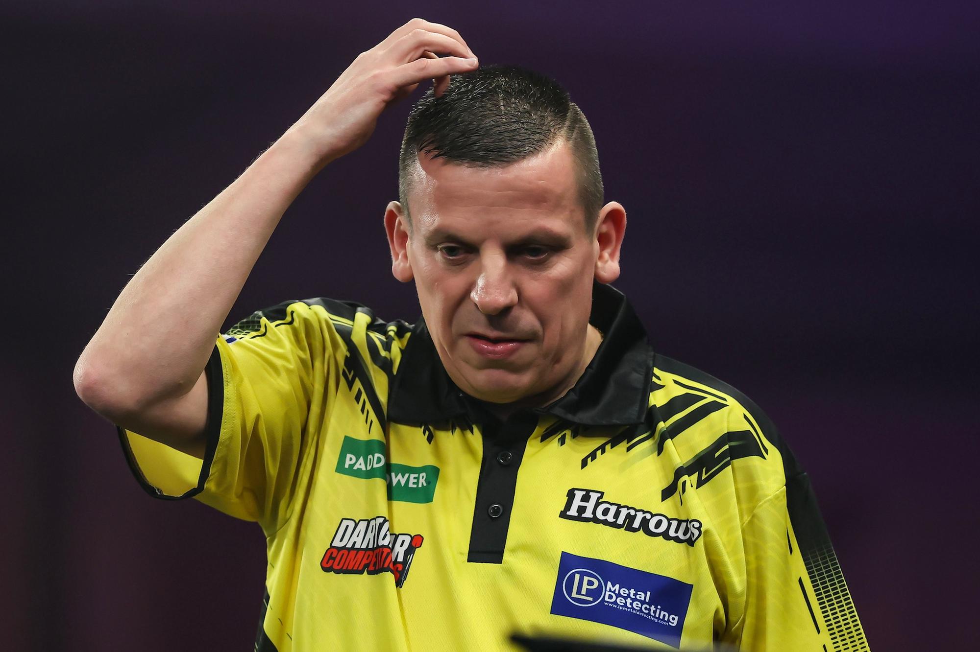 Another round two loss for Dave Chisnall at the Paddy Power World Darts ...