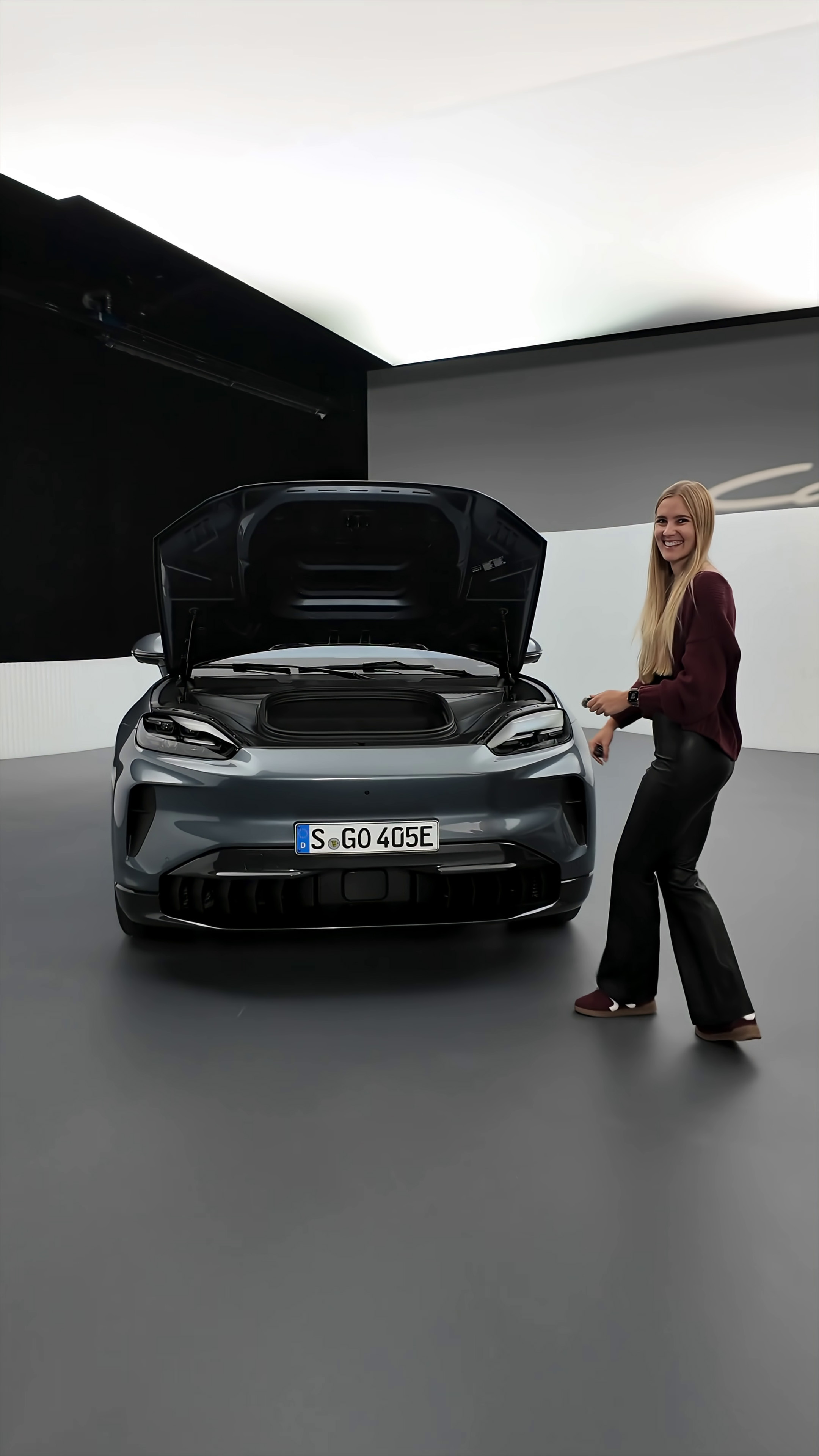Mit dem Schlüsselanhänger den Frunk des Porsche Cayenne öffnen