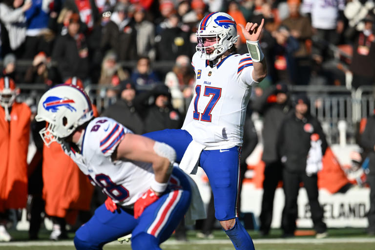 Josh Allen injury: Buffalo Bills QB dealing with leg/foot injury