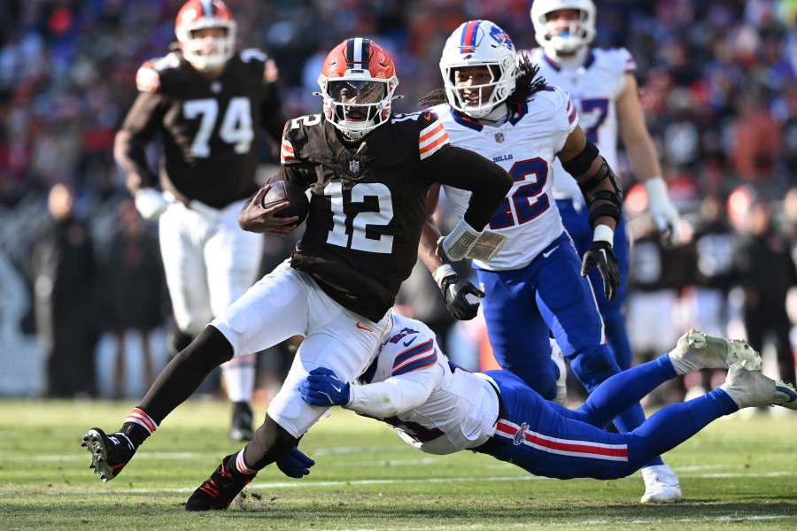 Bills lead Browns 20-10 in Cleveland