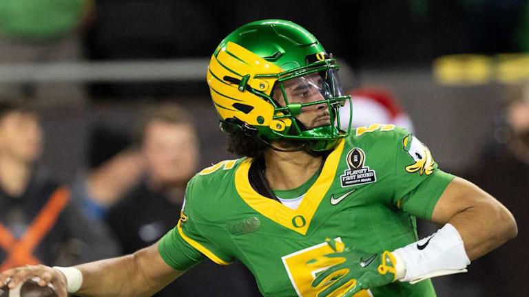 Oregon quarterback Dante Moore on 'Psycho' Dan Lanning