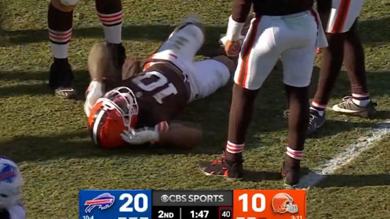 Browns RB Quinshon Judkins carted off after brutal leg injury vs. Bills
