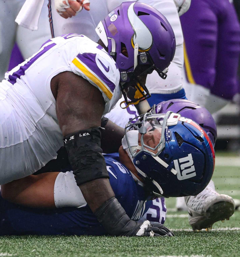 Vikings smother Jaxson Dart as Giants’ misery continues with ninth ...