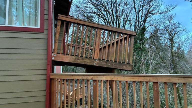 Rain triggers landslide activity in Oregon City, causing evacuations