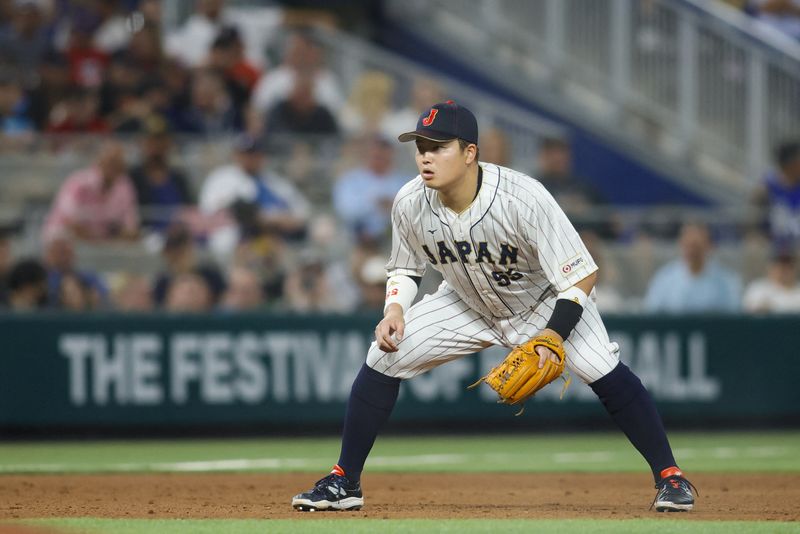 White Sox make unexpected move, sign Japanese star Munetaka Murakami