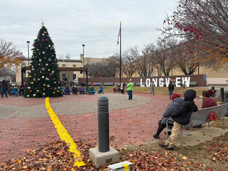 Longview Dream Center hosts Christmas giveaway and concert