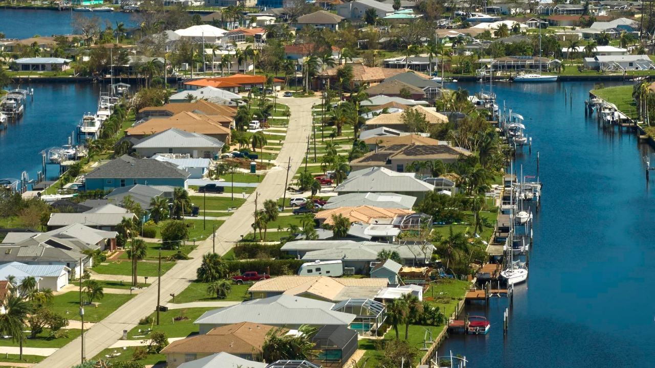 FAU study: Nearly 50% of Floridians are considering leaving