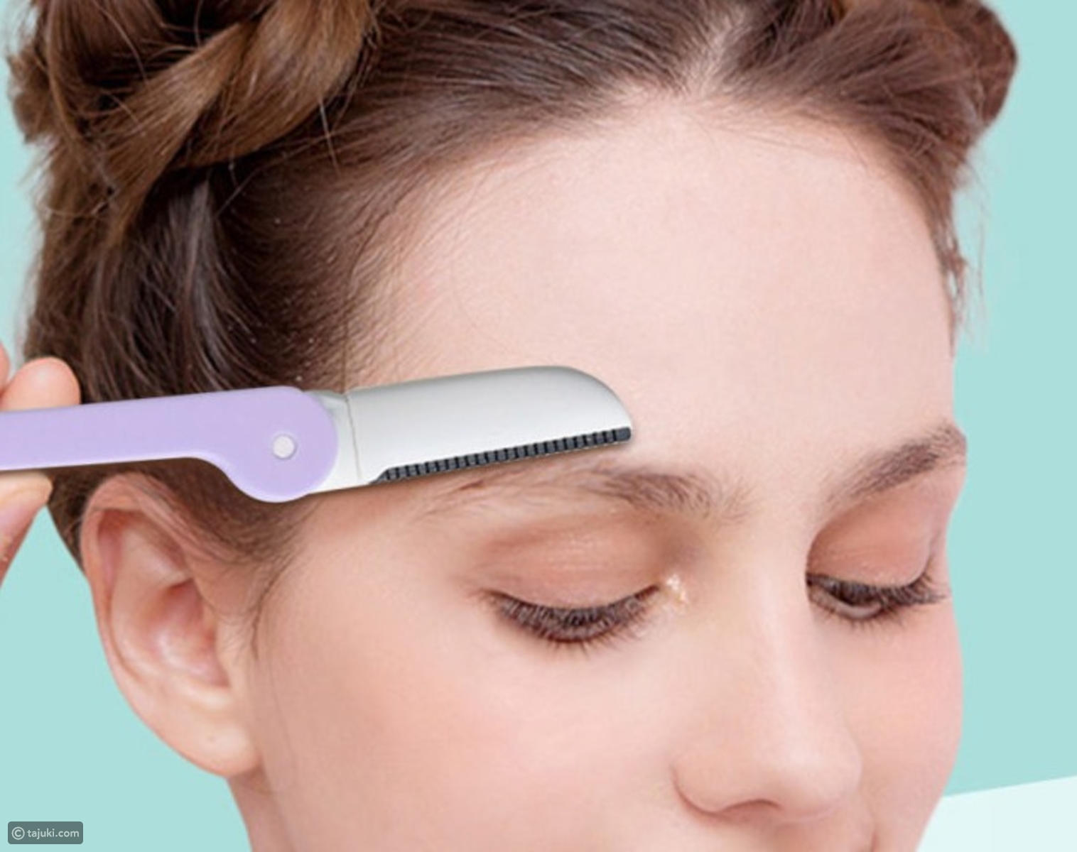 الفرق بين حلاقة النساء والرجال وأدوات العناية الشخصية