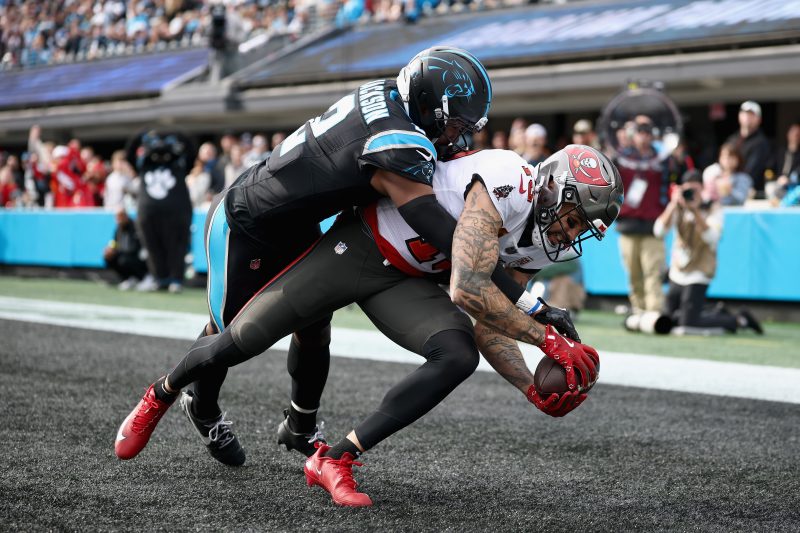 Live updates: Bucs face Panthers in critical NFC South showdown