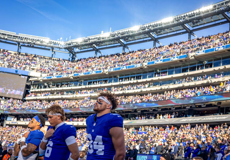 Vikings smother Jaxson Dart as Giants’ misery continues with ninth ...