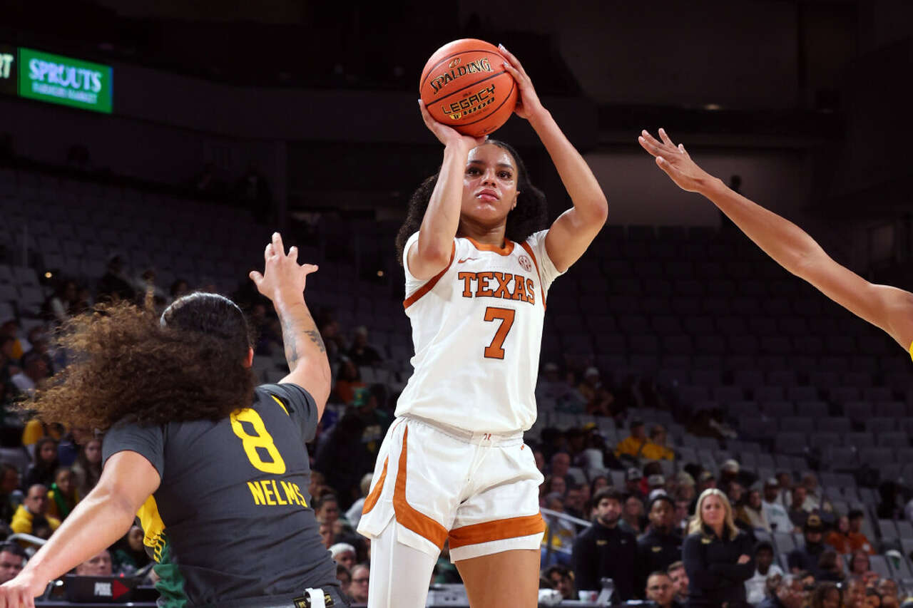 Jordan Lee powers No. 2 Texas basketball past South Dakota State as SEC ...