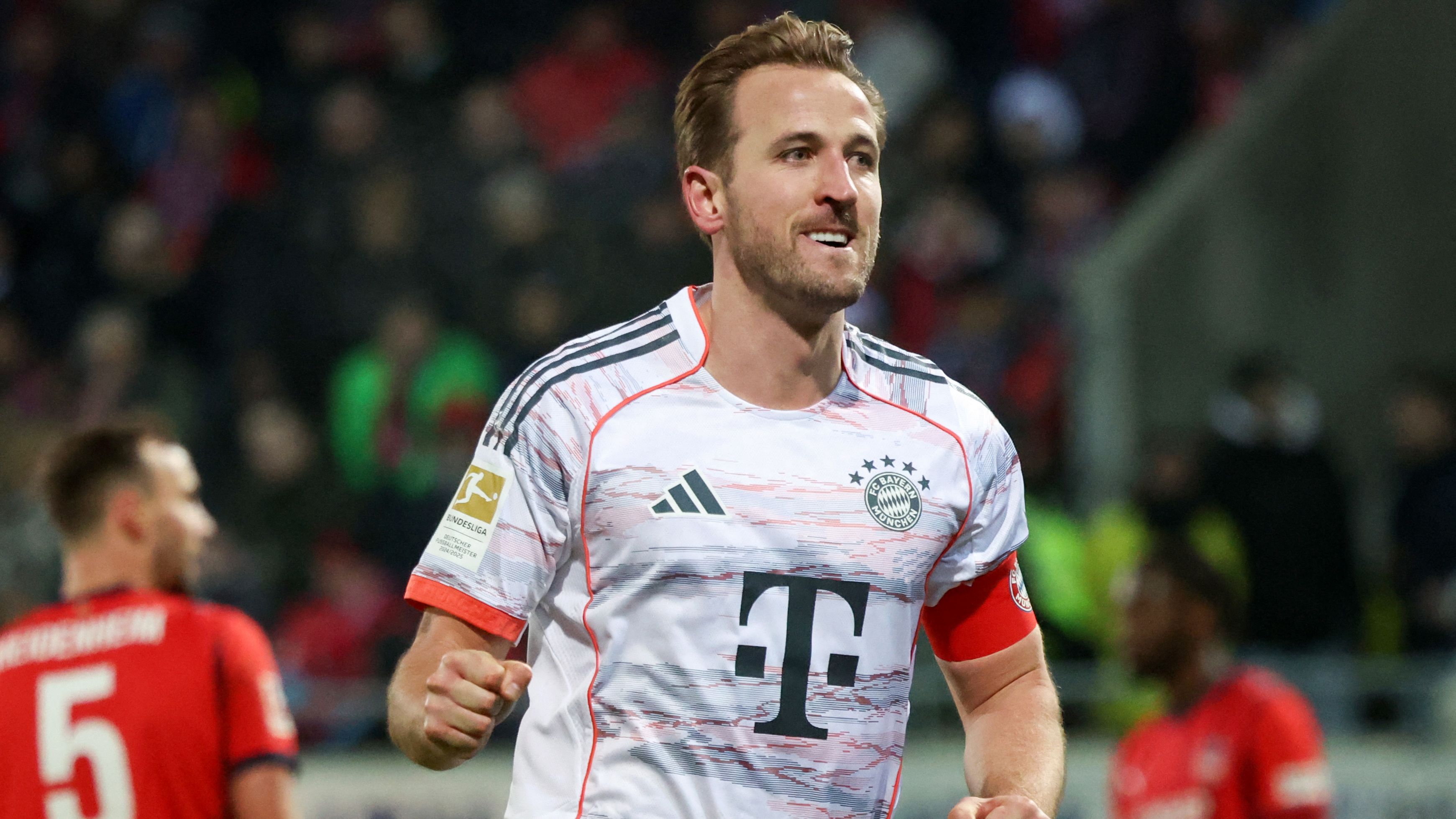 Harry Kane's perfect Christmas present! Bayern Munich striker makes ...