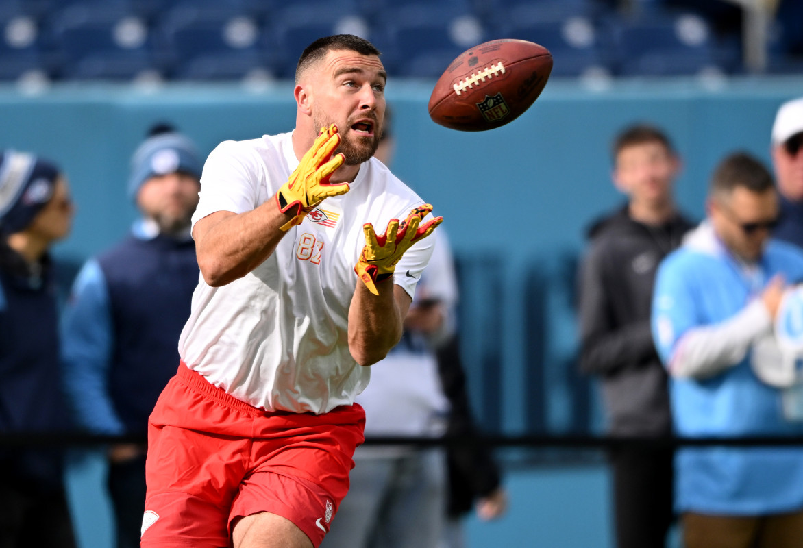Travis Kelce expected to take Chiefs’ QB role after unfortunate incident