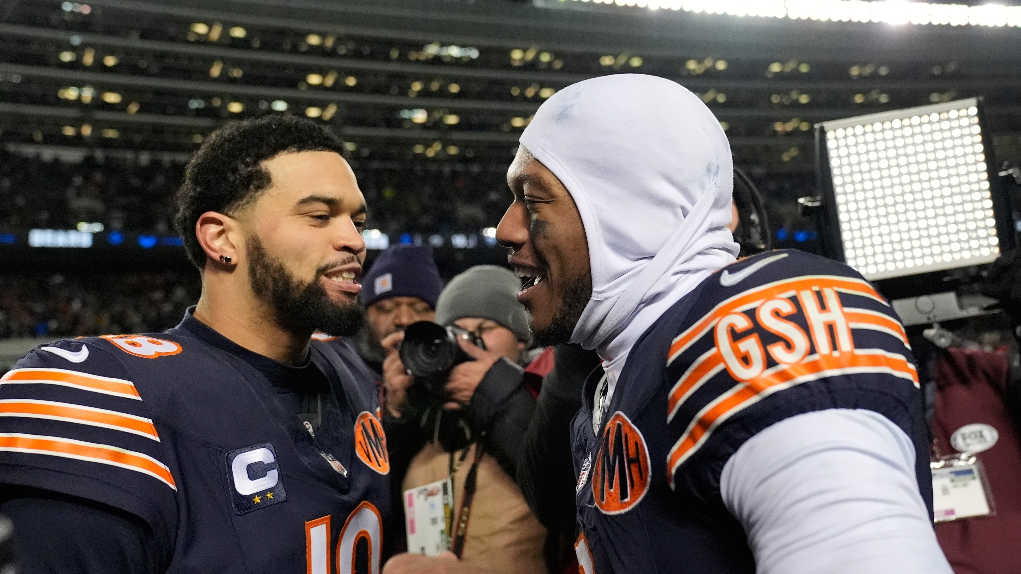 Bears clinch spot in playoffs with Lions' loss, following stunning win ...