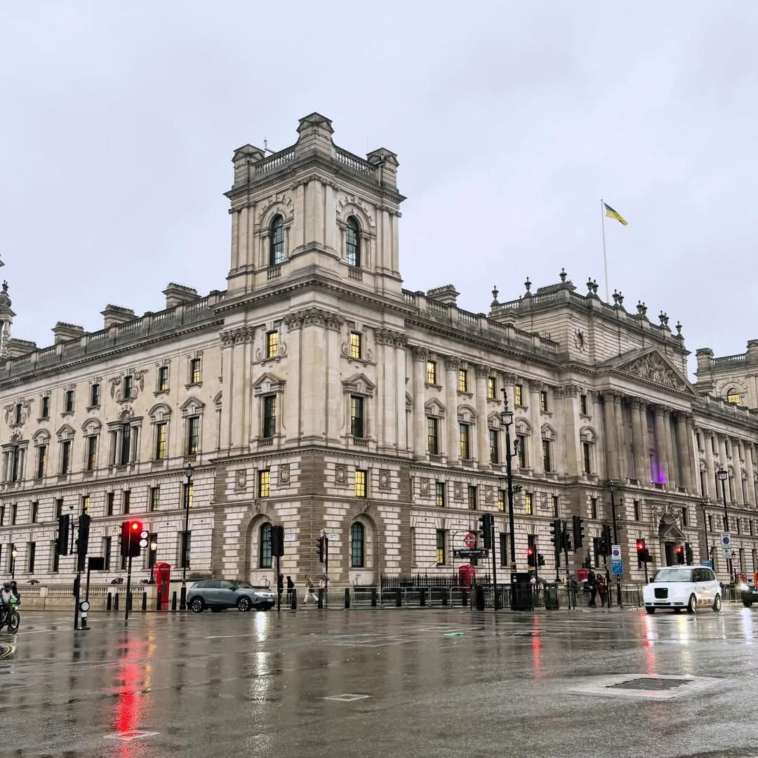 10 Potret Keluarga Audy Item: Pesona Big Ben London - Patrolmedia.co.id