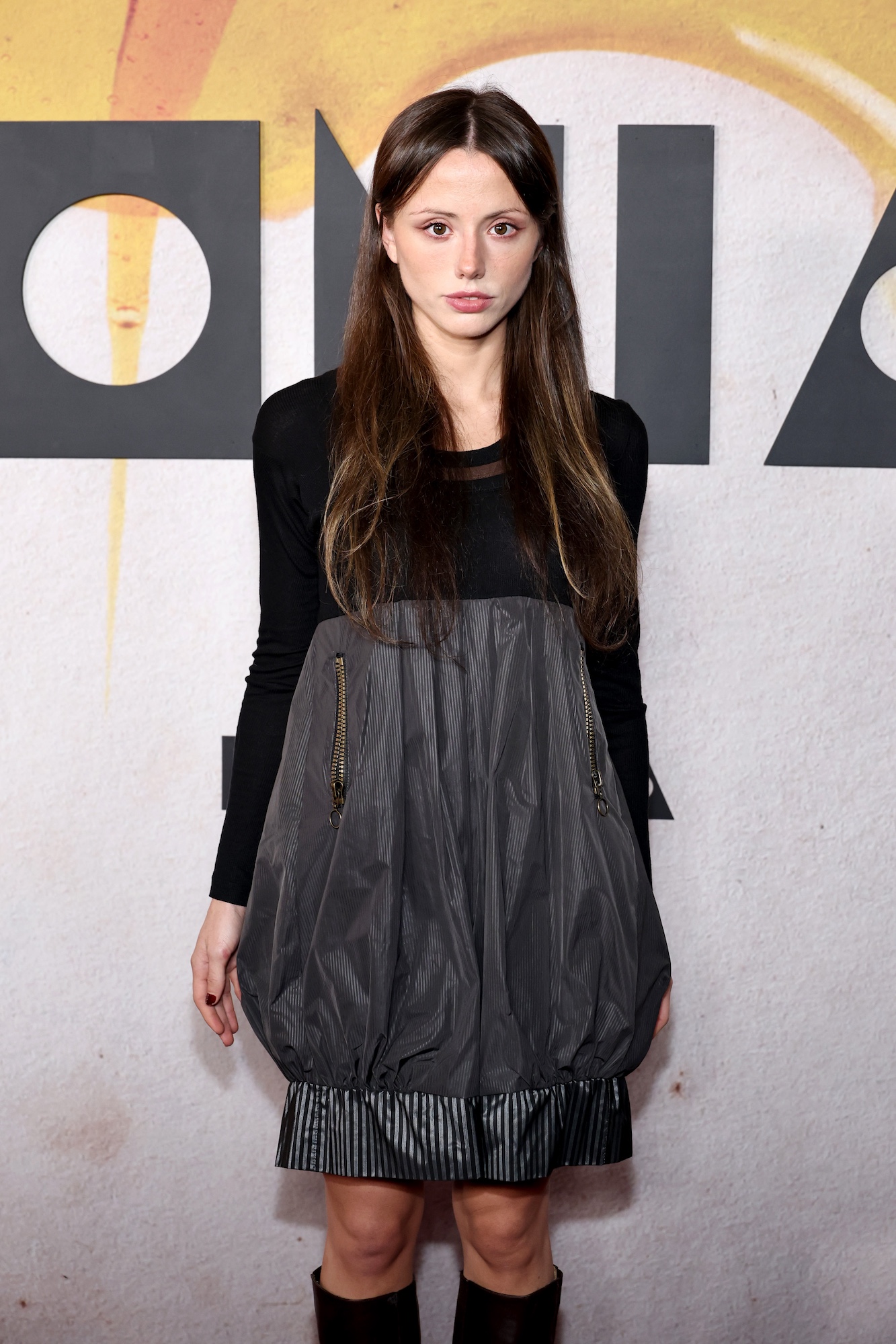 Kate Beckinsale makes rare appearance with daughter Lily at Clippers game