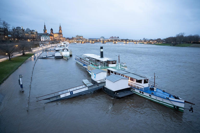 Kennt ihr diesen Pfad entlang der Elbe? Hier kann man was übers ...