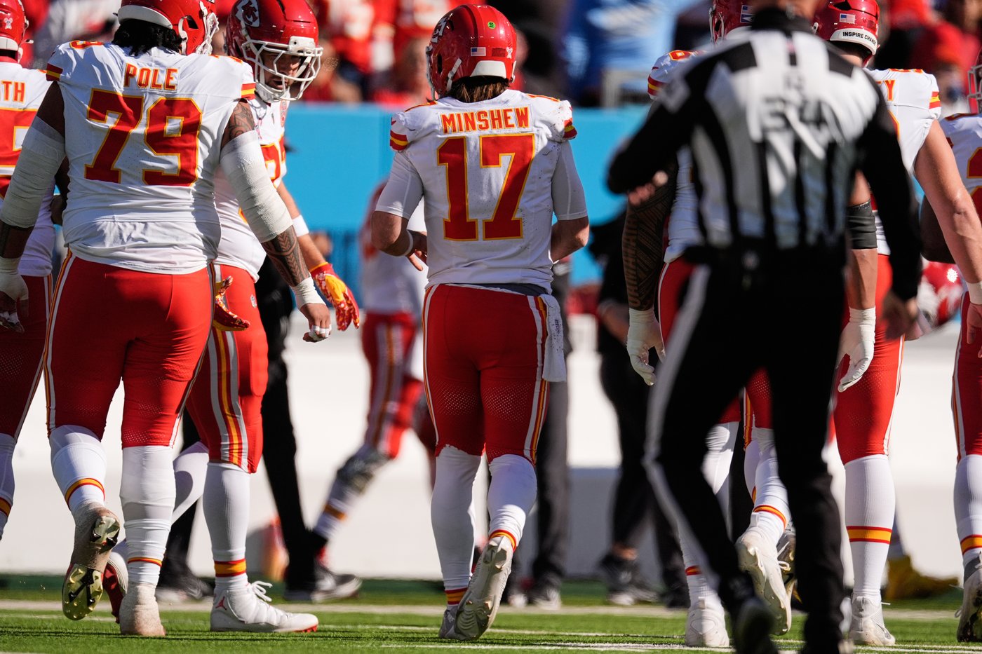 Chiefs lose another QB to a knee injury. Gardner Minshew knocked out of ...