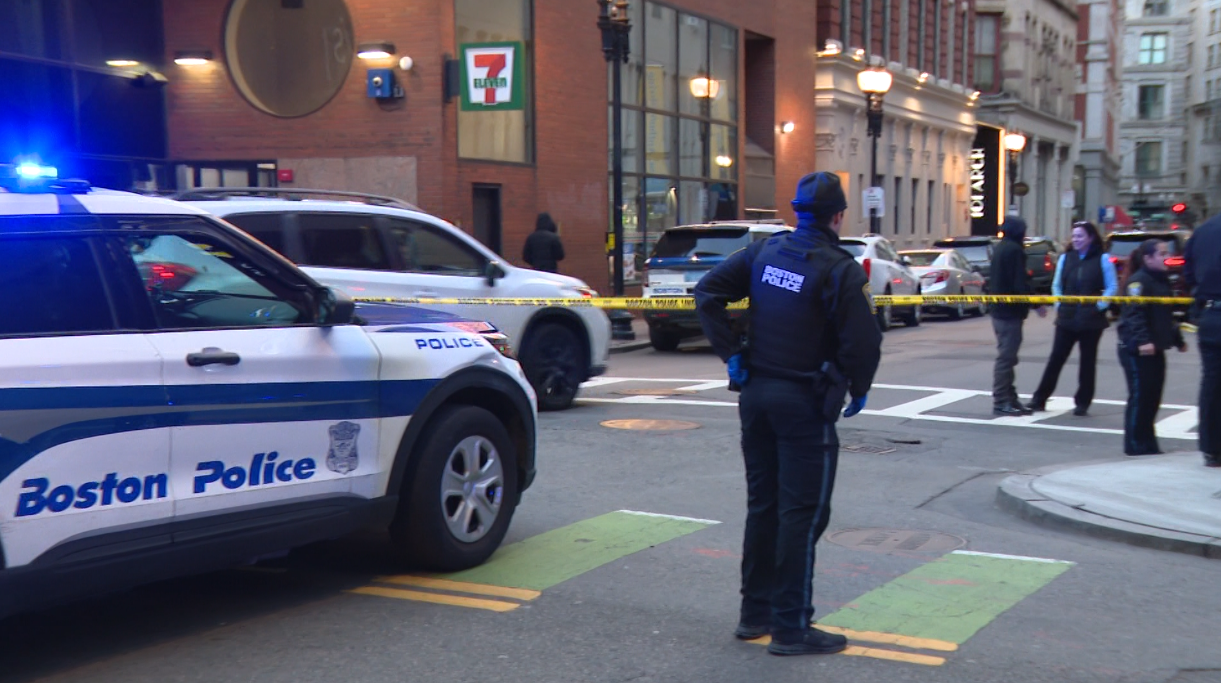 2 people injured in Boston stabbing, police say