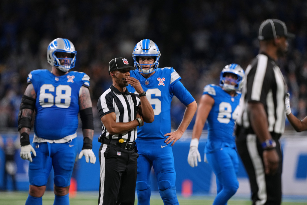 Steelers outlast Lions 29-24 in wild finish when penalty on St. Brown ...