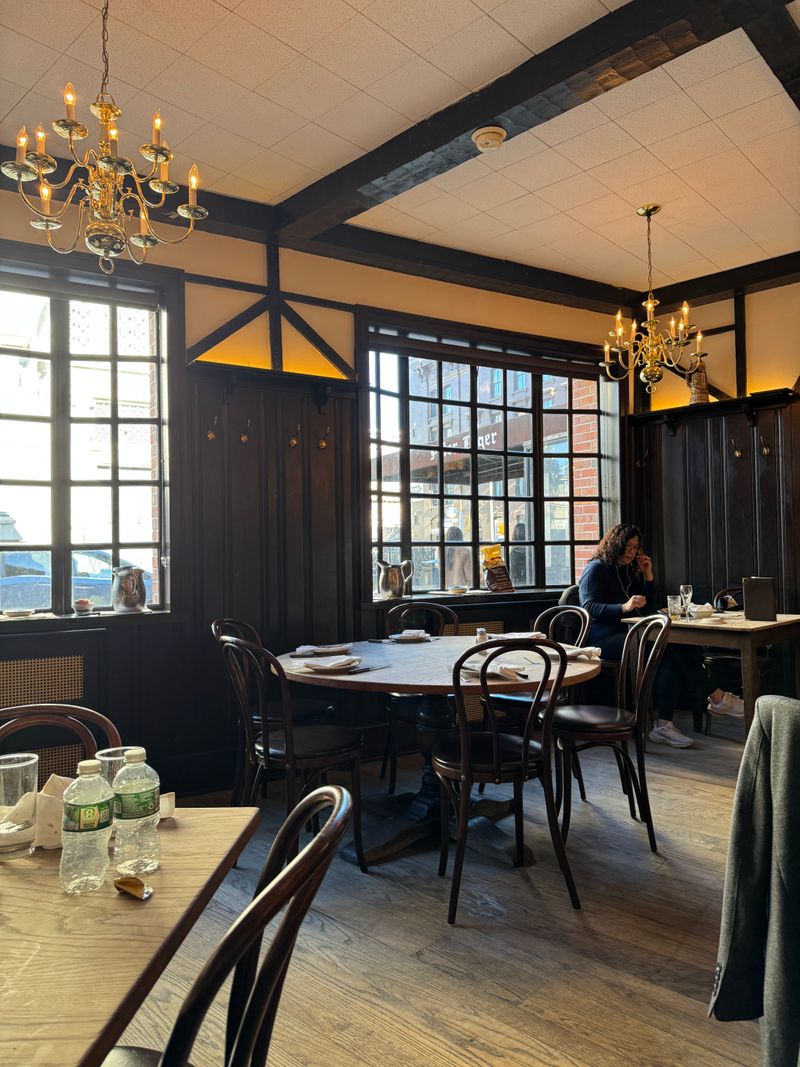 10 iconic New York restaurants you have to visit at least once