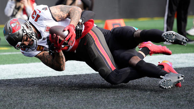 Images from Bucs’ NFC South showdown against Panthers in Charlotte, NC