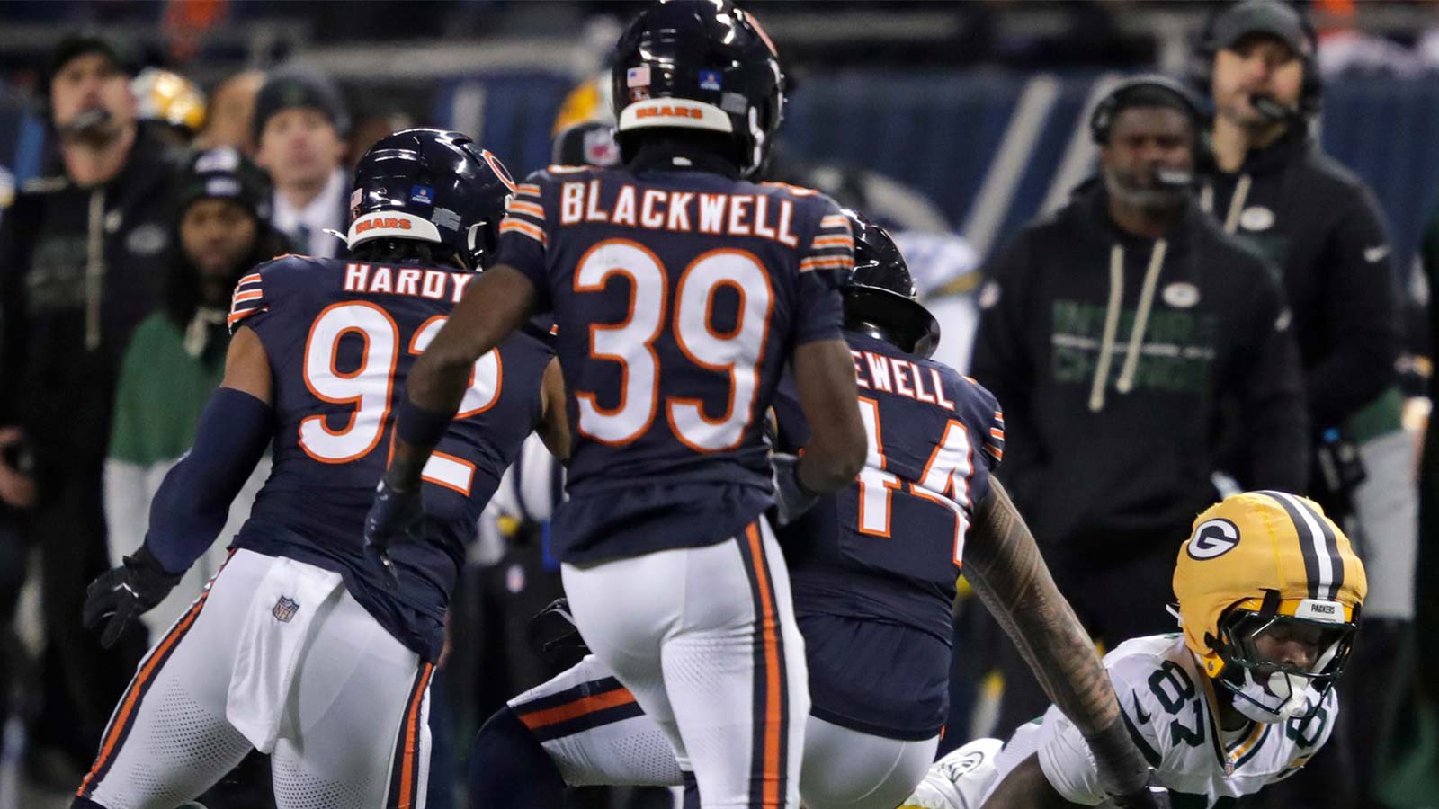 Seth Rollins loses it after Bears’ OT win over Packers