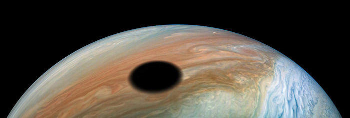NASA released 30 amazing high-def photos of the largest planet in our ...