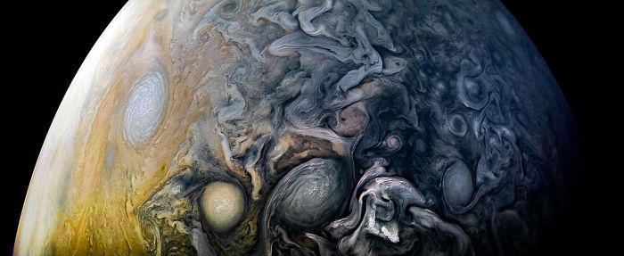 NASA released 30 amazing high-def photos of the largest planet in our ...