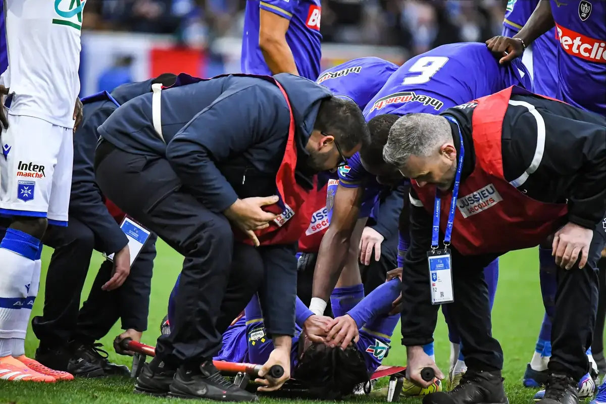 Former Liverpool attacker stretchered off in French Cup game