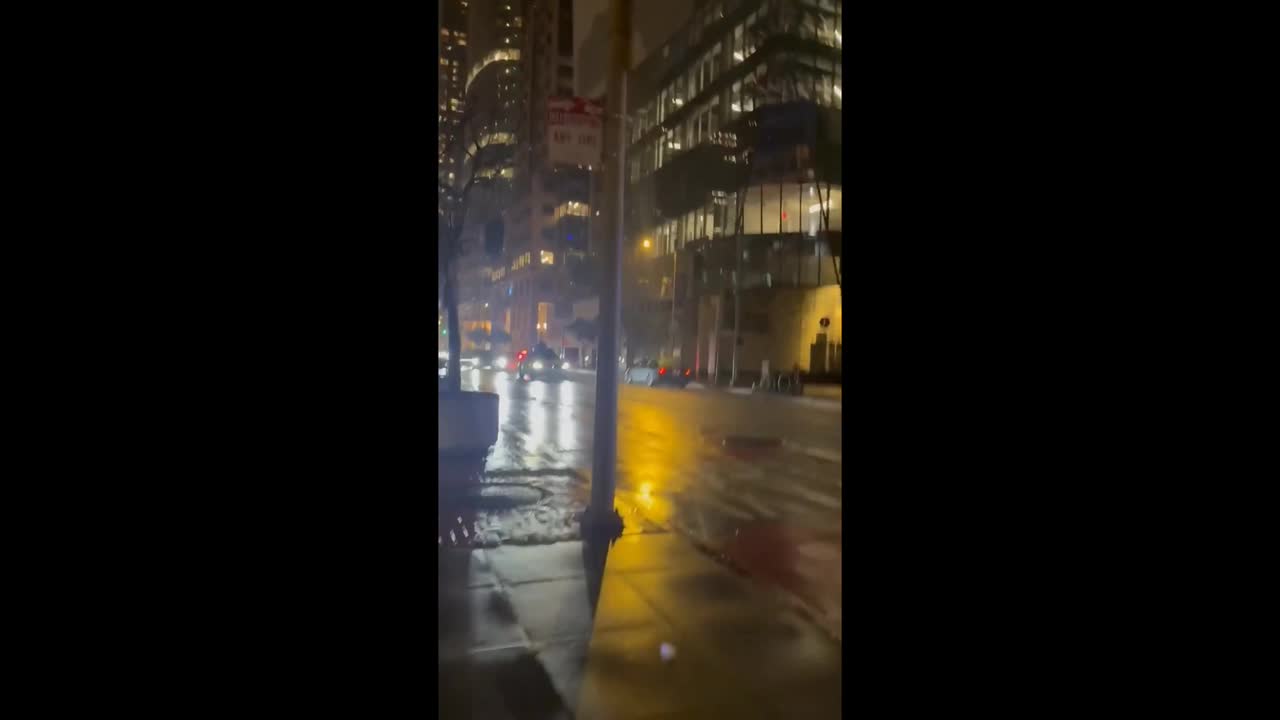 Waymo robotaxi stalls at darkened San Francisco intersection during ...