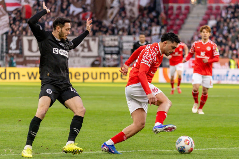 Strugglers Mainz and St Pauli draw 0-0 before Bayern round out year