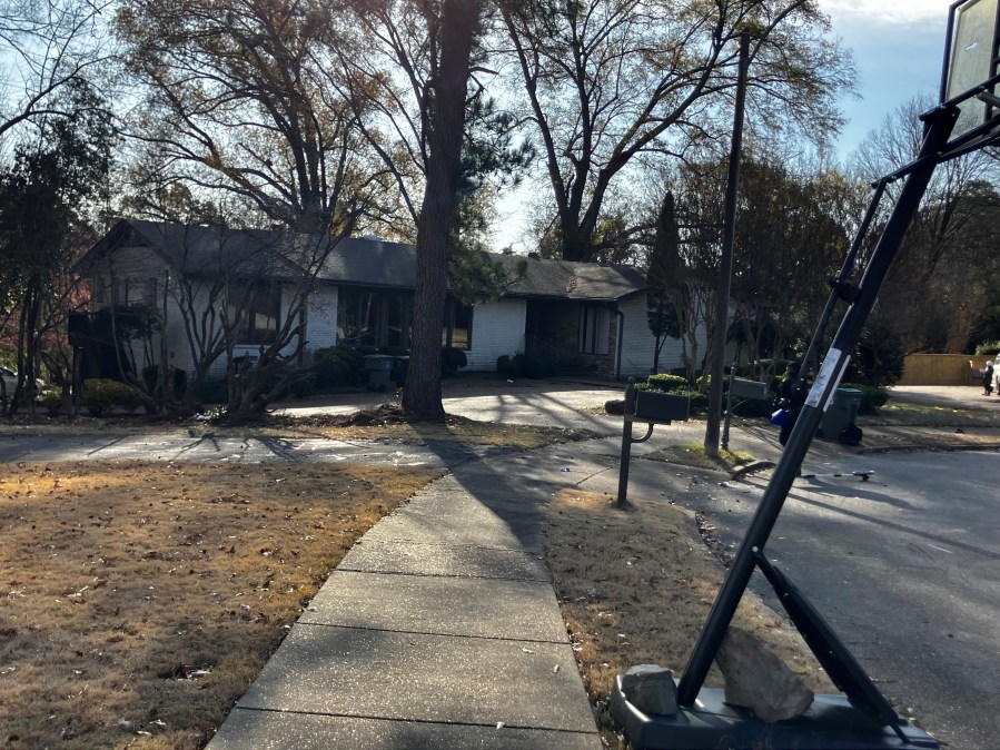 Man shot to death after argument in East Memphis