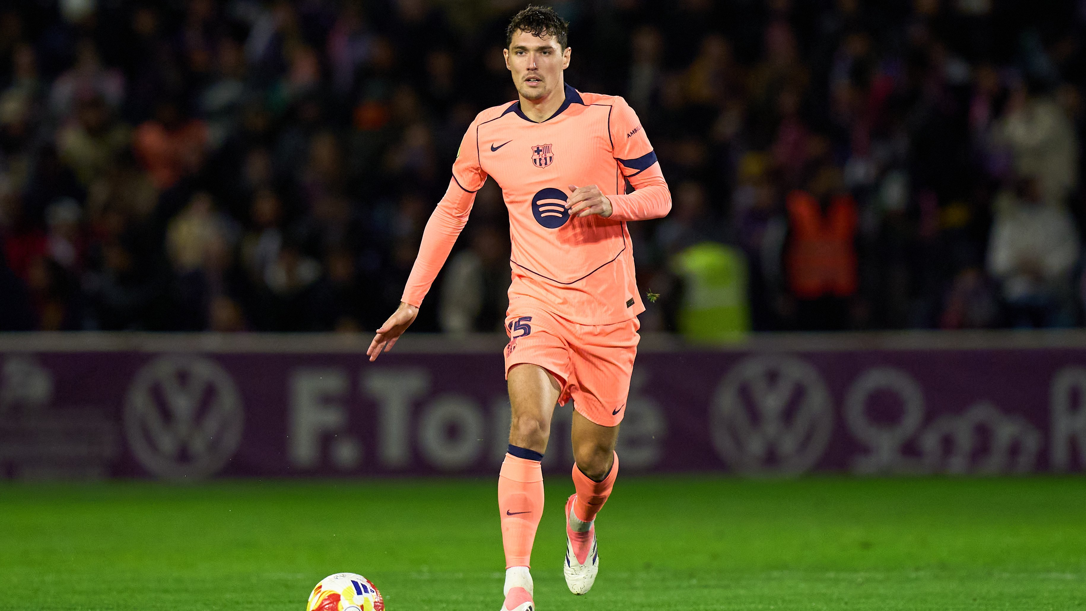 Dramat piłkarza Barcelony! Właśnie wypadł z gry na długie miesiące