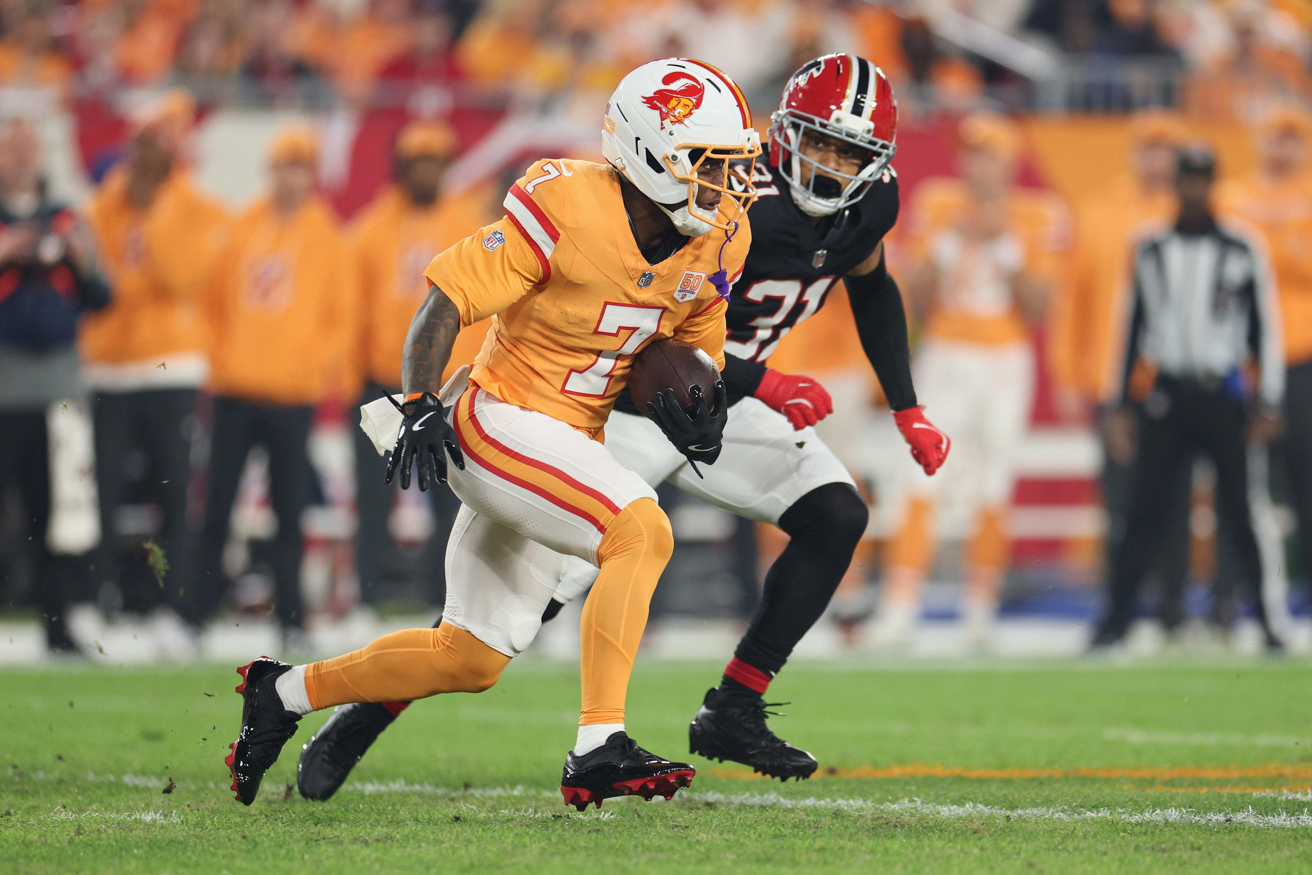 Bucs' Irving back on the field at after dealing with shoulder injury