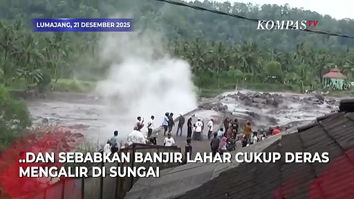 Menegangkan! Momen warga terjebak di tengah sungai kala diterjang lahar ...