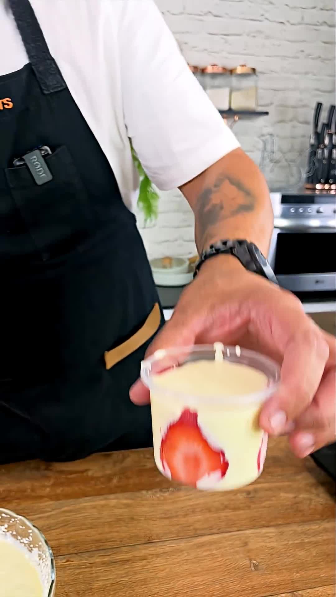 Crema de leche en polvo con mermelada de fresa ¡No hay postre más ...