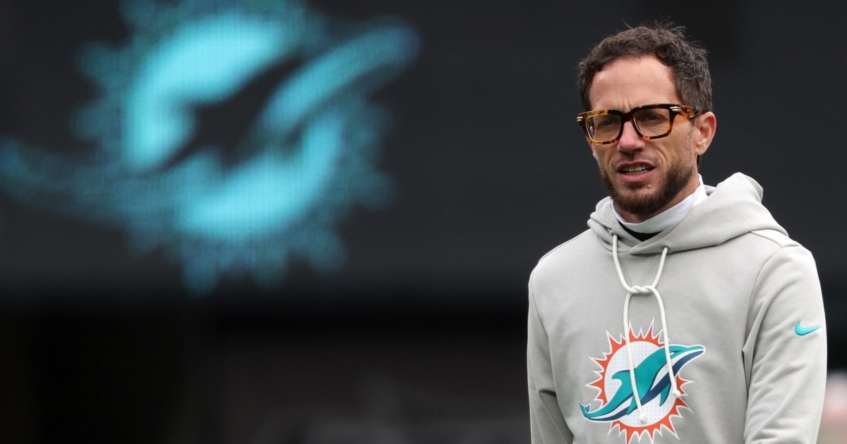 Mike McDaniel hot seat: NFL insider reveals expectation for Dolphins HC ...