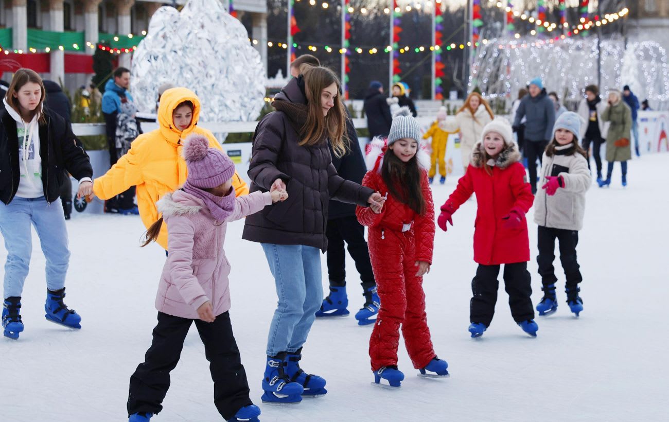 Russia braces for scaled-back New Year as wallets tighten nationwide ...