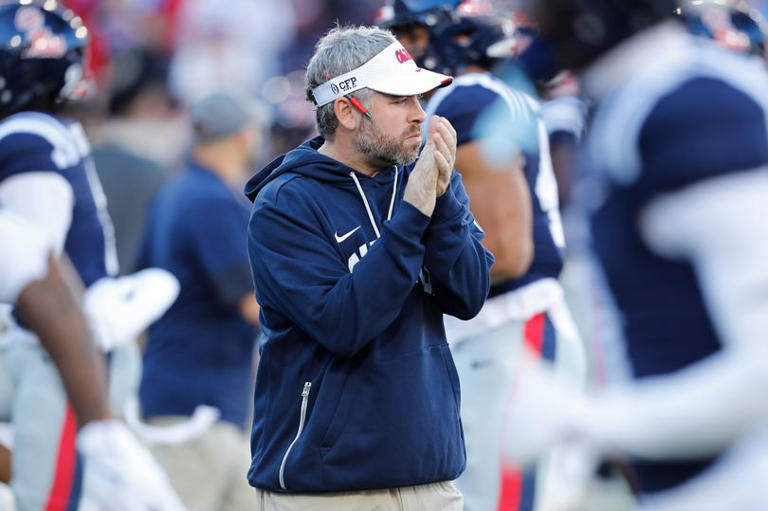 Lane Kiffin posts cryptic dig at Ole Miss after reacting to Rebels' CFP win