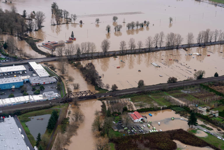 Flooding severely damages nearly 400 homes in King County; road repairs ...