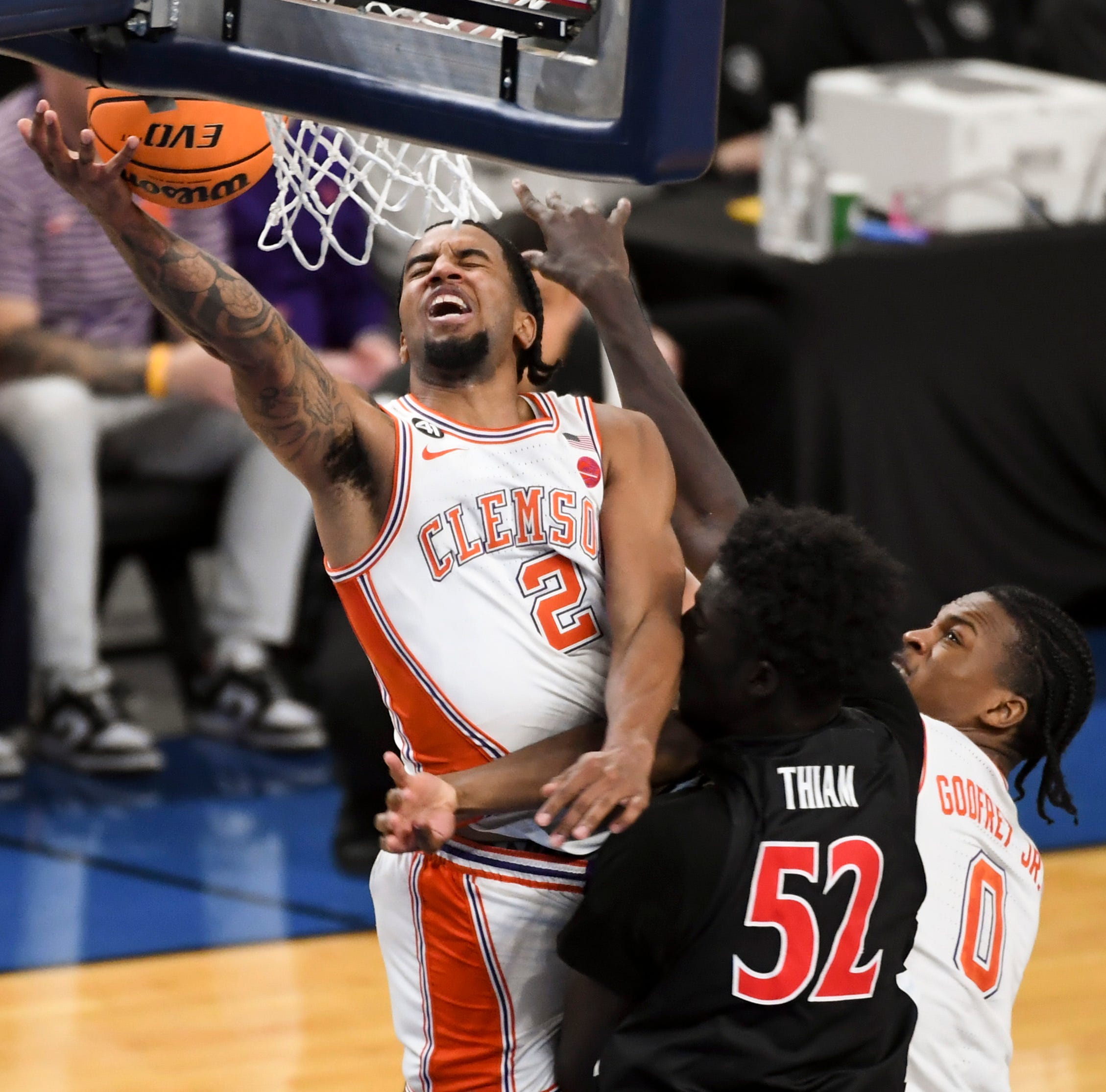 Clemson basketball holds on to beat Cincinnati in Greenville, nearly ...