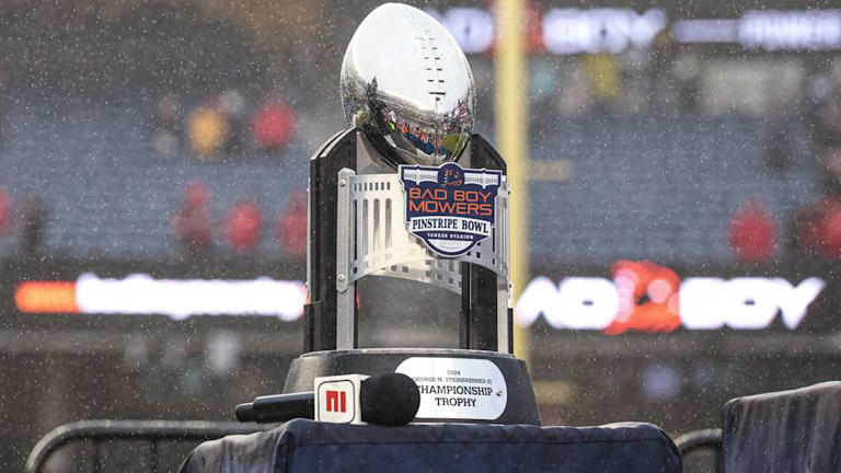 Clemson remains Pinstripe Bowl favorite over Penn State as line tightens