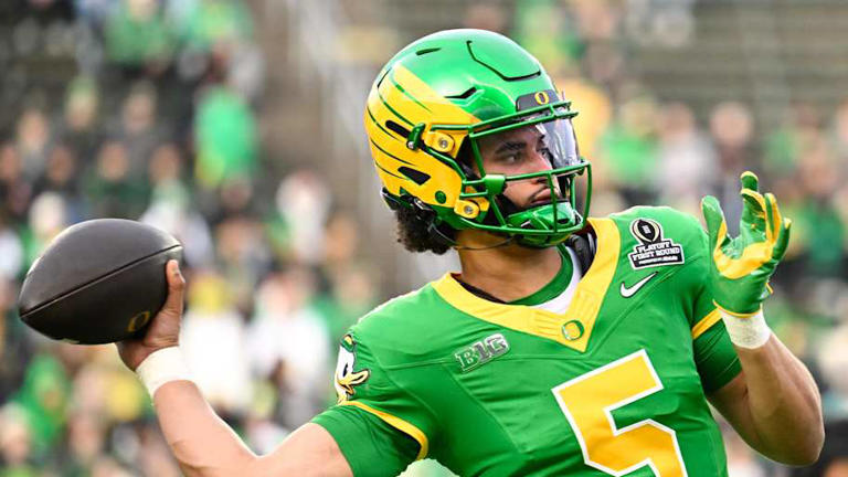 Oregon quarterback Dante Moore on 'Psycho' Dan Lanning