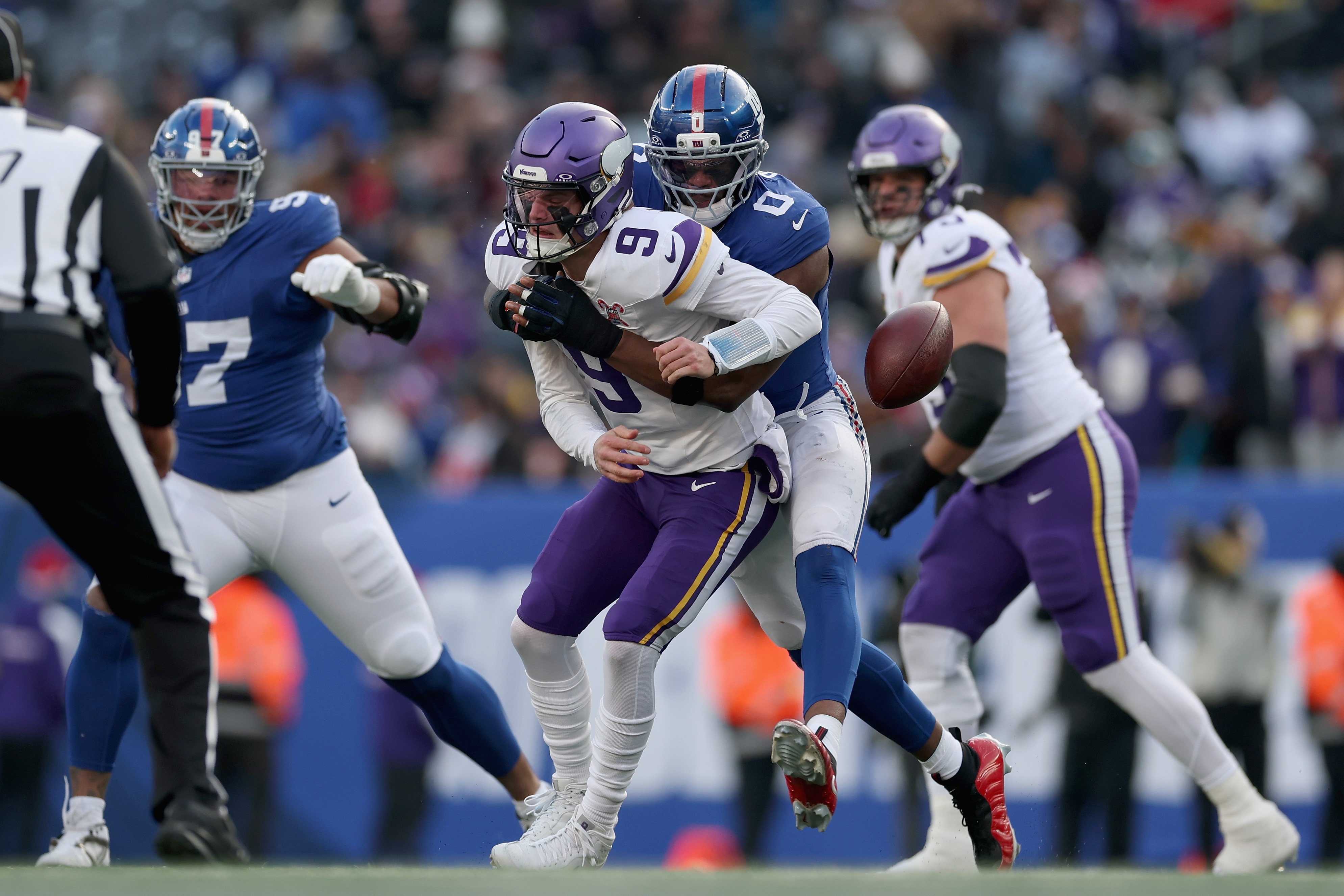 JJ McCarthy ruled out with hand injury