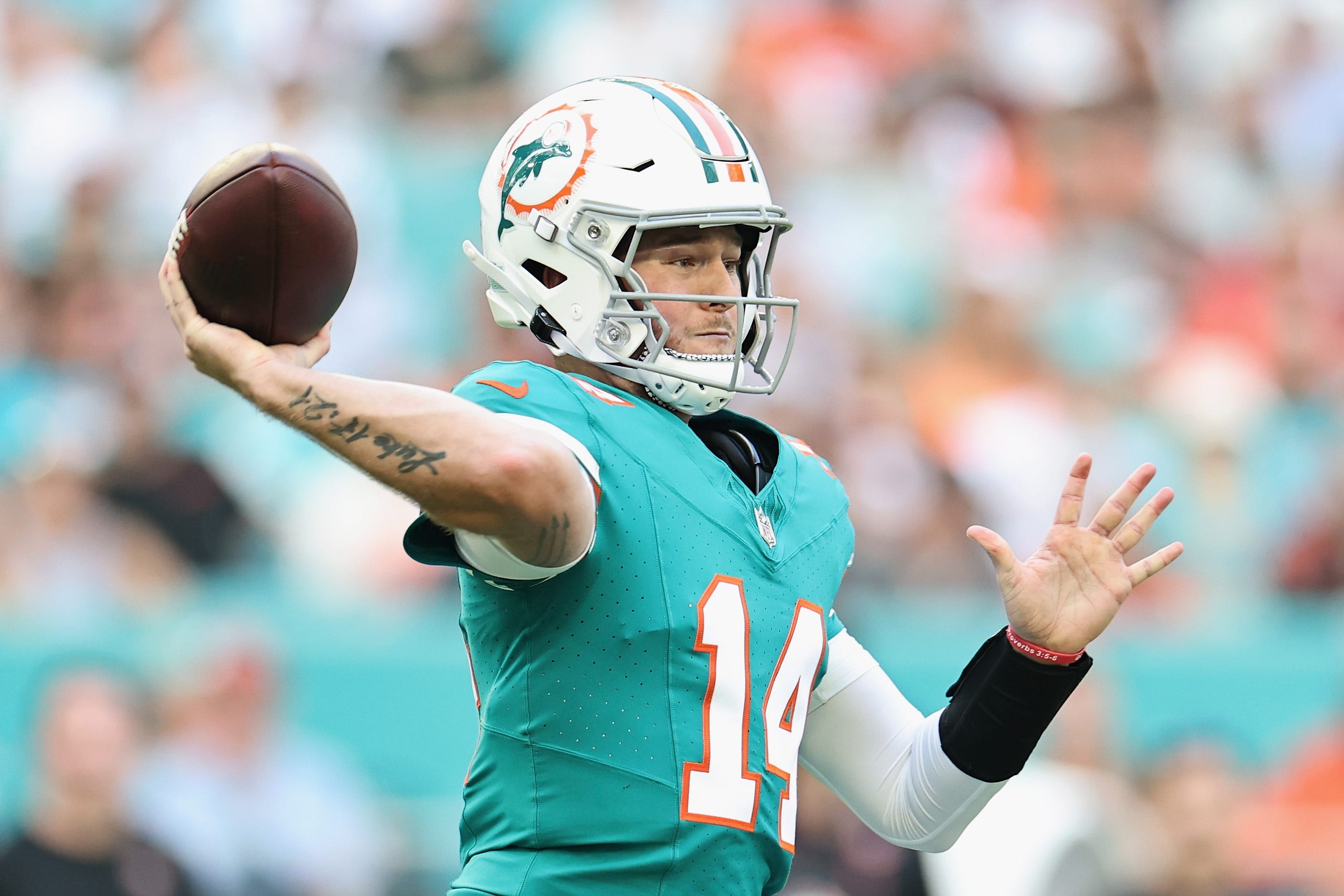 Dolphins vs Bengals live updates, Miami trails 17-14 at half