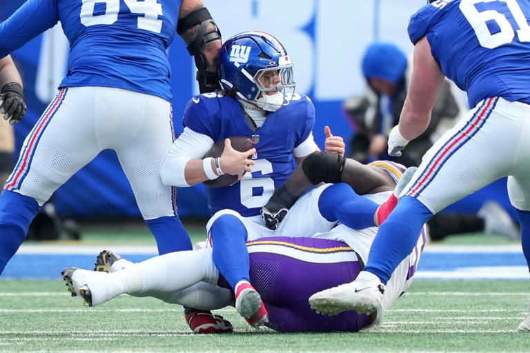 Dejected Jaxson Dart has regressed since New York Giants fired Brian Daboll